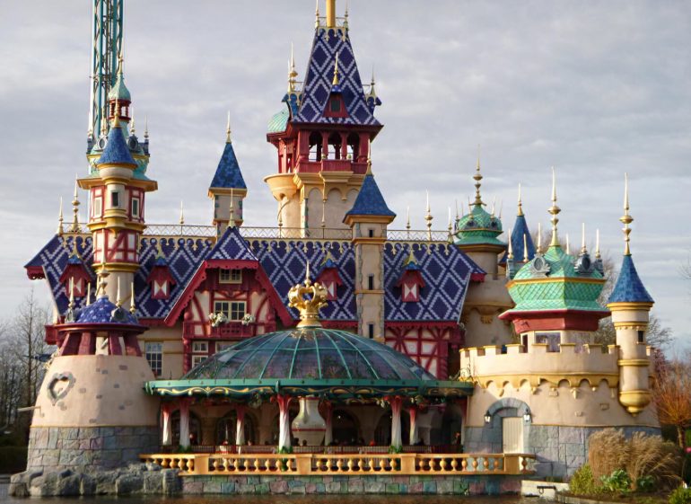 Plopsaland verwelkomt PinUp Club-babe voor optreden | LetsGoDigital