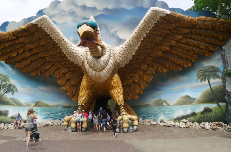 Efteling Vogel Rok indoor achtbaan | LetsGoDigital