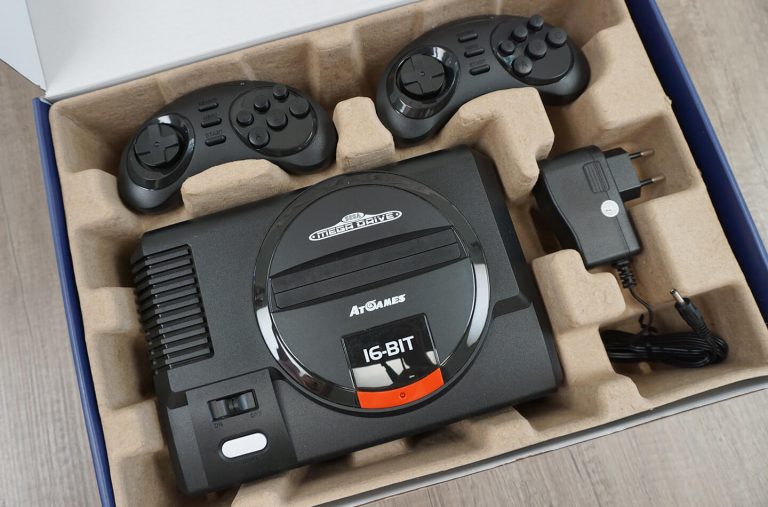 Sega Mega Drive Flashback spelcomputer met retro games | LetsGoDigital