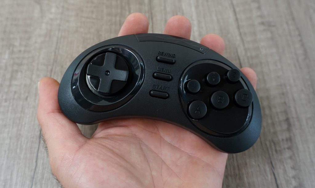 Sega Mega Drive Flashback spelcomputer met retro games | LetsGoDigital